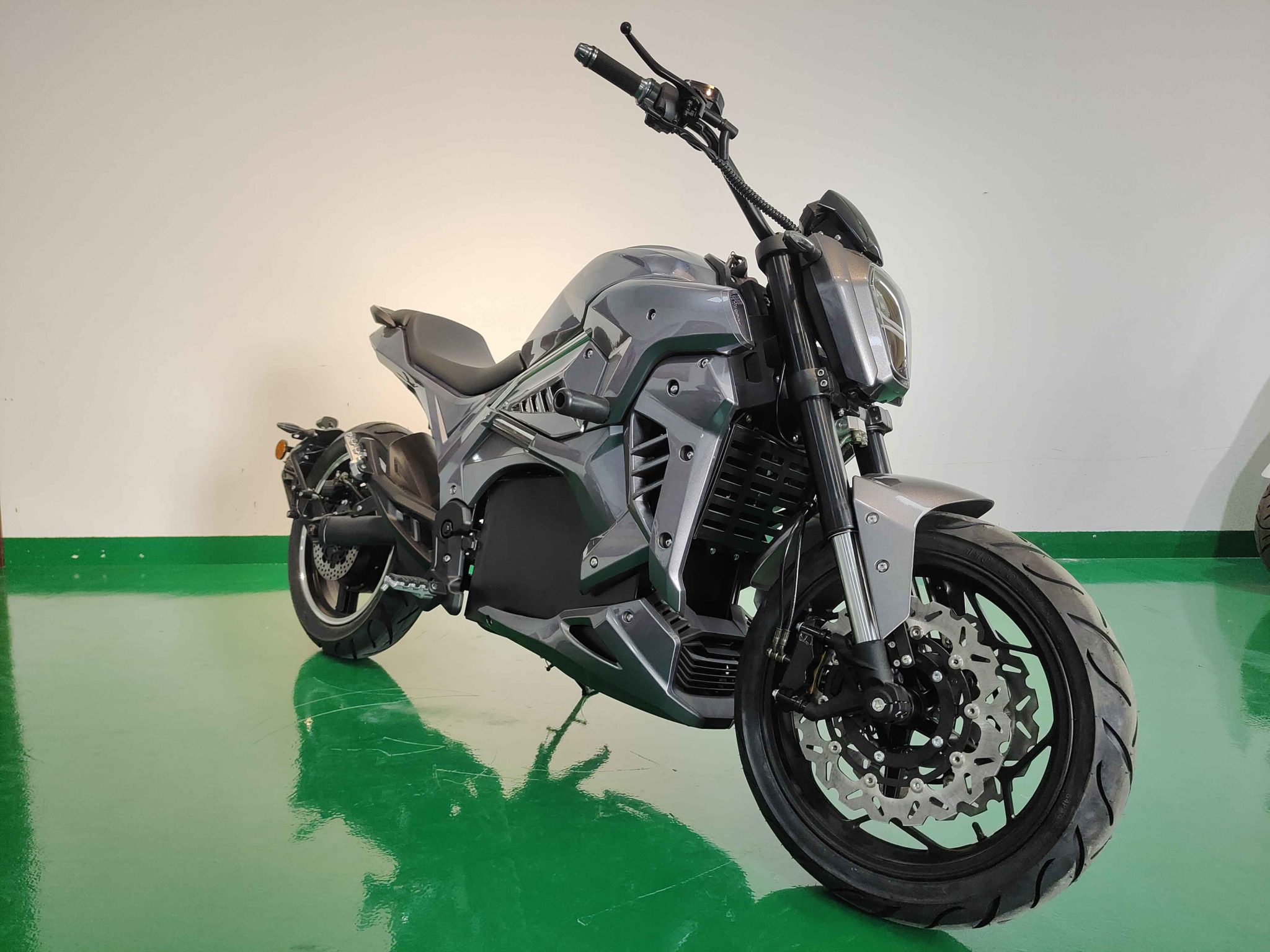 Stormborn Elektro Motorrad im Test | e-Roller.com