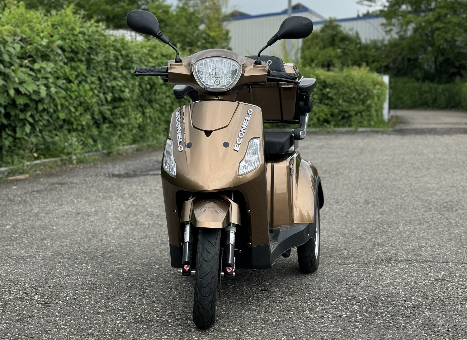 Econelo J1000 im Test - Leicht und sicher zu fahren | e-Roller.com
